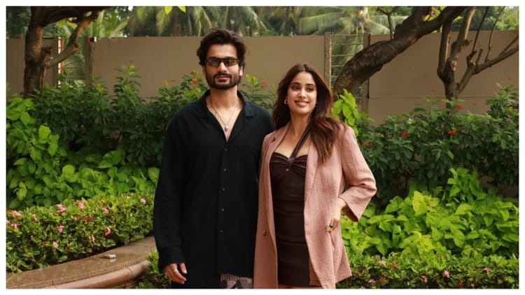 Janhvi Kapoor Sunny Kaushal Romantic Track Tum Bhi Raahi From Mili ...