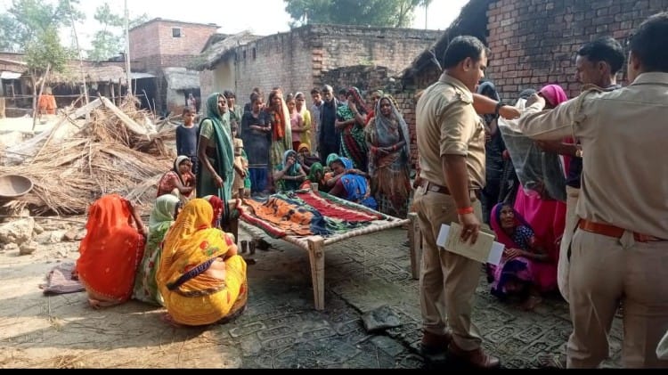 Barabanki News :सुबेहा क्षेत्र में जर्जर दीवार ढहने से दो मासूम समेत ...