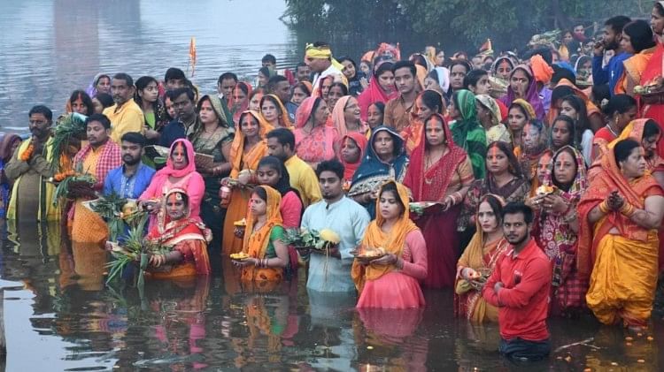 Chhath Puja 2023 Chhathi Maiya Ki Aarti Jai Chhat Maiya Lyrics In Hindi ... Chhath Puja 2023 Chhathi Maiya Ki Aarti Jai Chhat Maiya Lyrics In Hindi ...