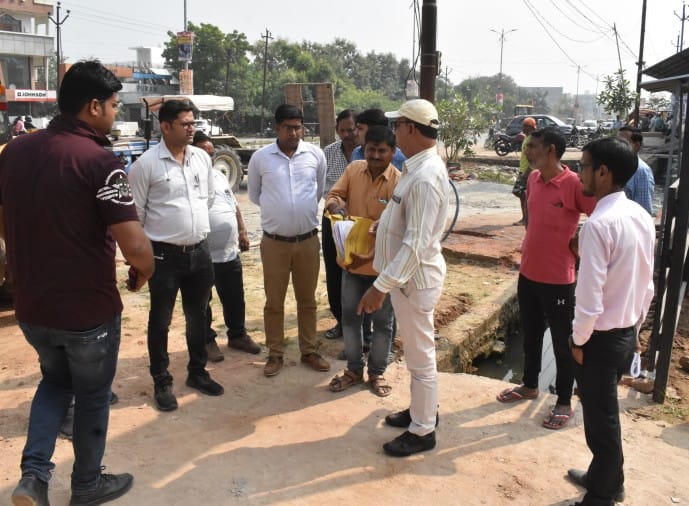 उन्नावः अतिमक्रण पर चला बुलडोजर - Civic - Unnao News