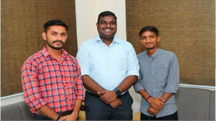 Upsc Success Story:पंक्चर बनाकर करते थे गुजारा, आज हैं चर्चित आईएएस ...