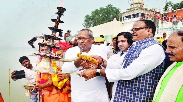 श्रृंगवेरपुर : गंगा पूजन के साथ राष्ट्रीय रामायण मेला शुरू, डिप्टी सीएम ...