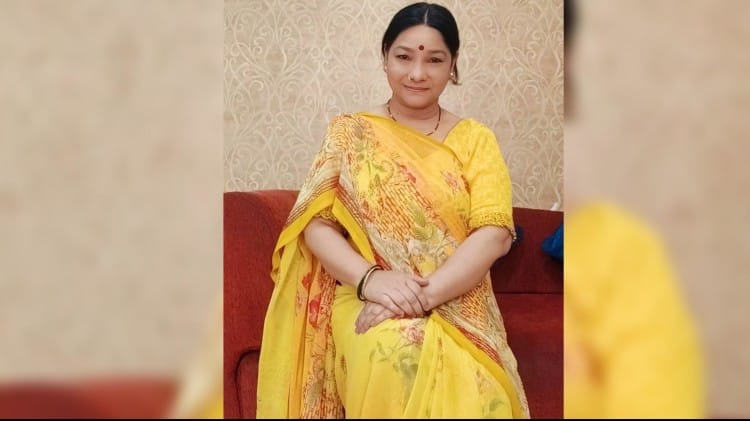 Sunita Rajwar Birthday Know More About Panchayat 2 Fame Kranti Devi ...