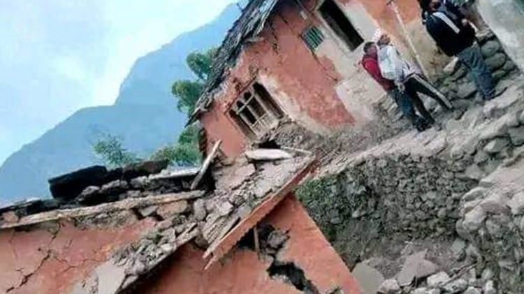 Earthquake:रुद्रपुर में भूकंप के झटके लगते ही अपनी जान बचाने के लिए ...