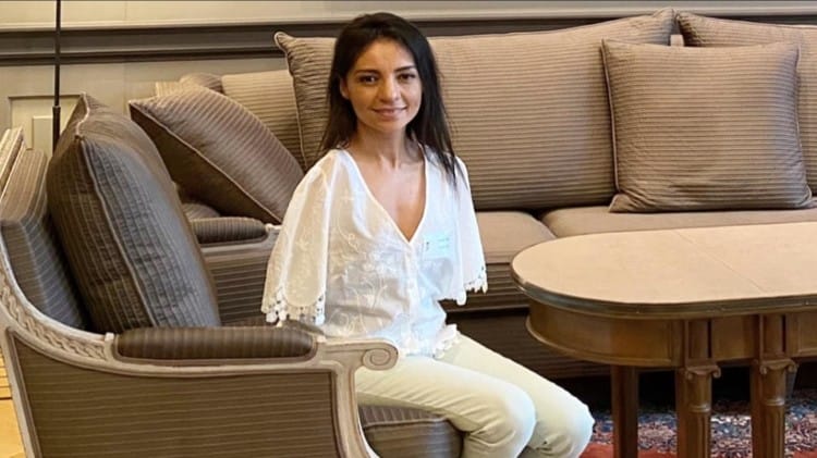 Motherhood:नहीं हैं दोनों हाथ फिर भी इस मां ने बेटी की परवरिश में न ...