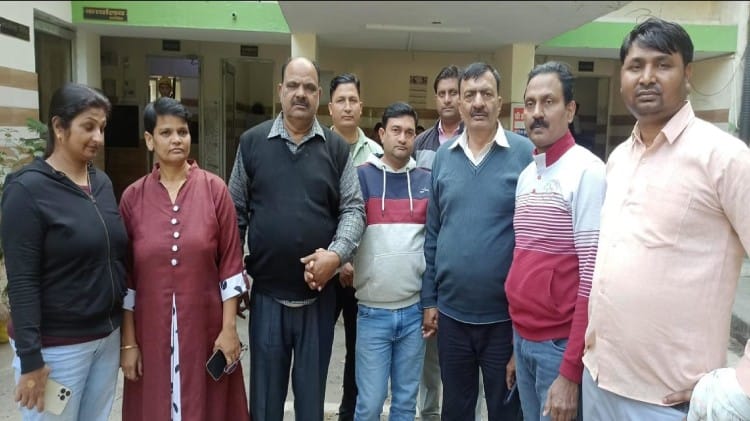 Moradabad Anti Corruption Team Caught Ado Panchayat Taking Bribe Of ...