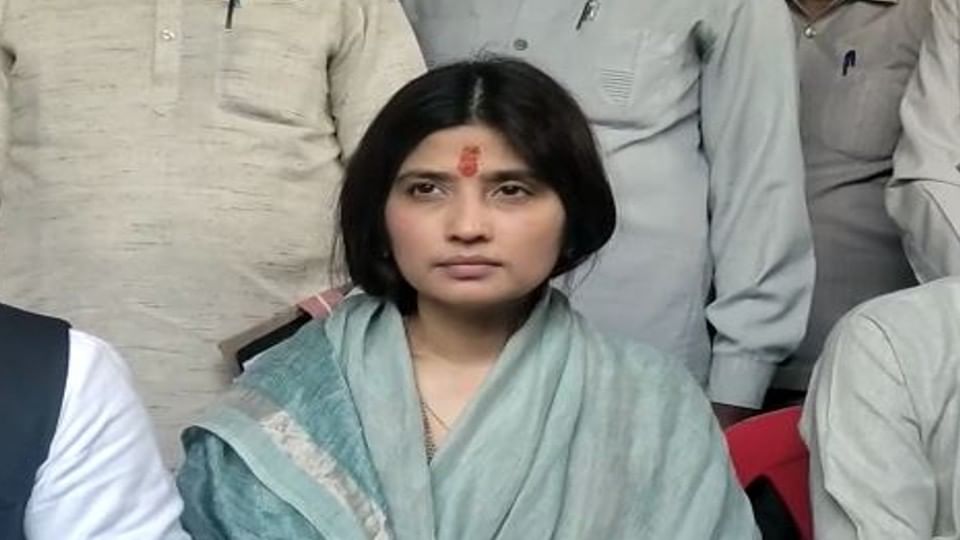 Sp Mp Dimple Yadav Reached Jageshwar Dham With Family In Almora - Almora News - Dimple Yadav ...