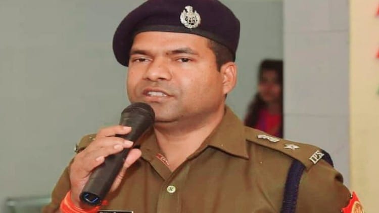 Varanasi: Vikrant Veer Becomes Dcp Of Gomti Zone, Dcp Traffic To Prabal Pratap Singh - Amar ...