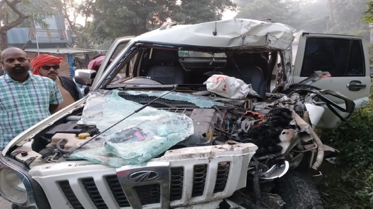 Road Accident In Mau: Scorpio Full Of Wedding Procession Collided With ...