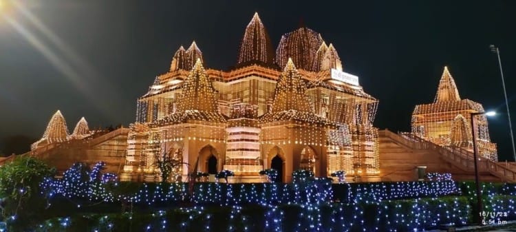 Hanuman Dham Bathed In Light On The Eve Of Foundation Day - Nainital ...