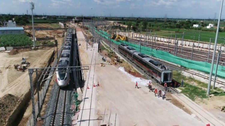 Rapid Rail: ट्रायल रन की तैयारियां तेज, दुहाई डिपो पहुंचा आरआरटीएस का ...