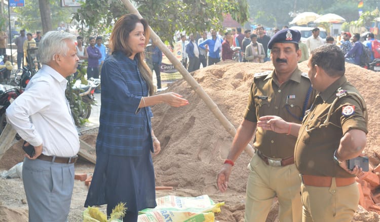 Hardoi, Construction Was Being Done Without Getting The Map Approved, Three Buildings Sealed ...