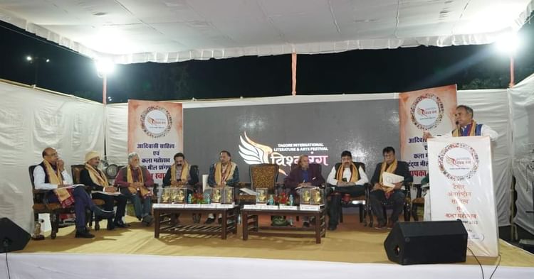 Vishwa Rang 2022 People Travelled Far To Attend The Event - Amar Ujala ...