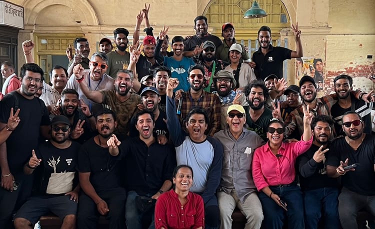 Vidhu Vinod Chopra Making A Film 12th Fail Based On Anurag Pathak Novel ...