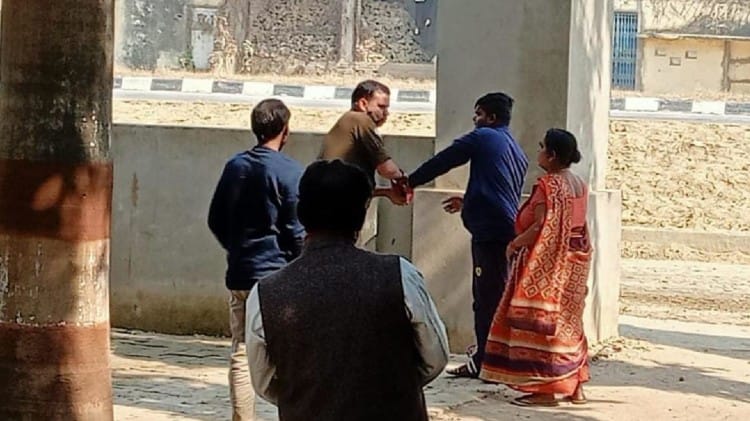 Mother-son Attempted Self-immolation At Gagaha Police Station - Amar ...