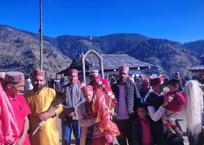 Budhi Diwali Celebrated With Nishan Dahuli In Dehuri - Kullu News ...
