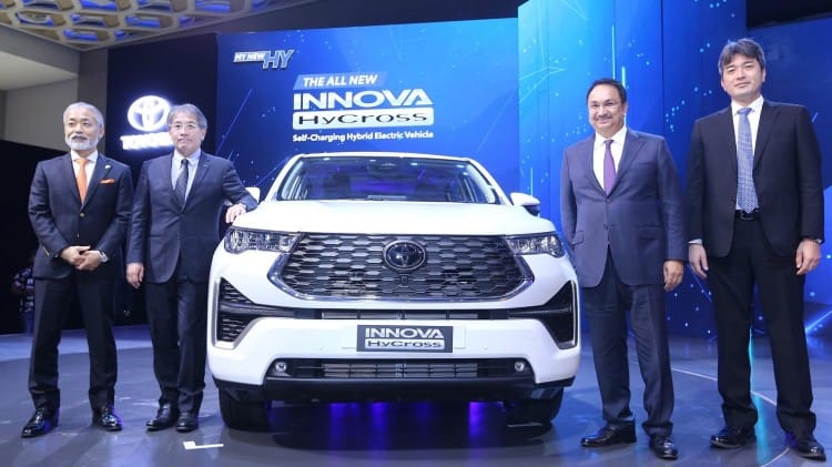 How Many Variants Will Toyota Innova Hycross Come, Know About Safety ...