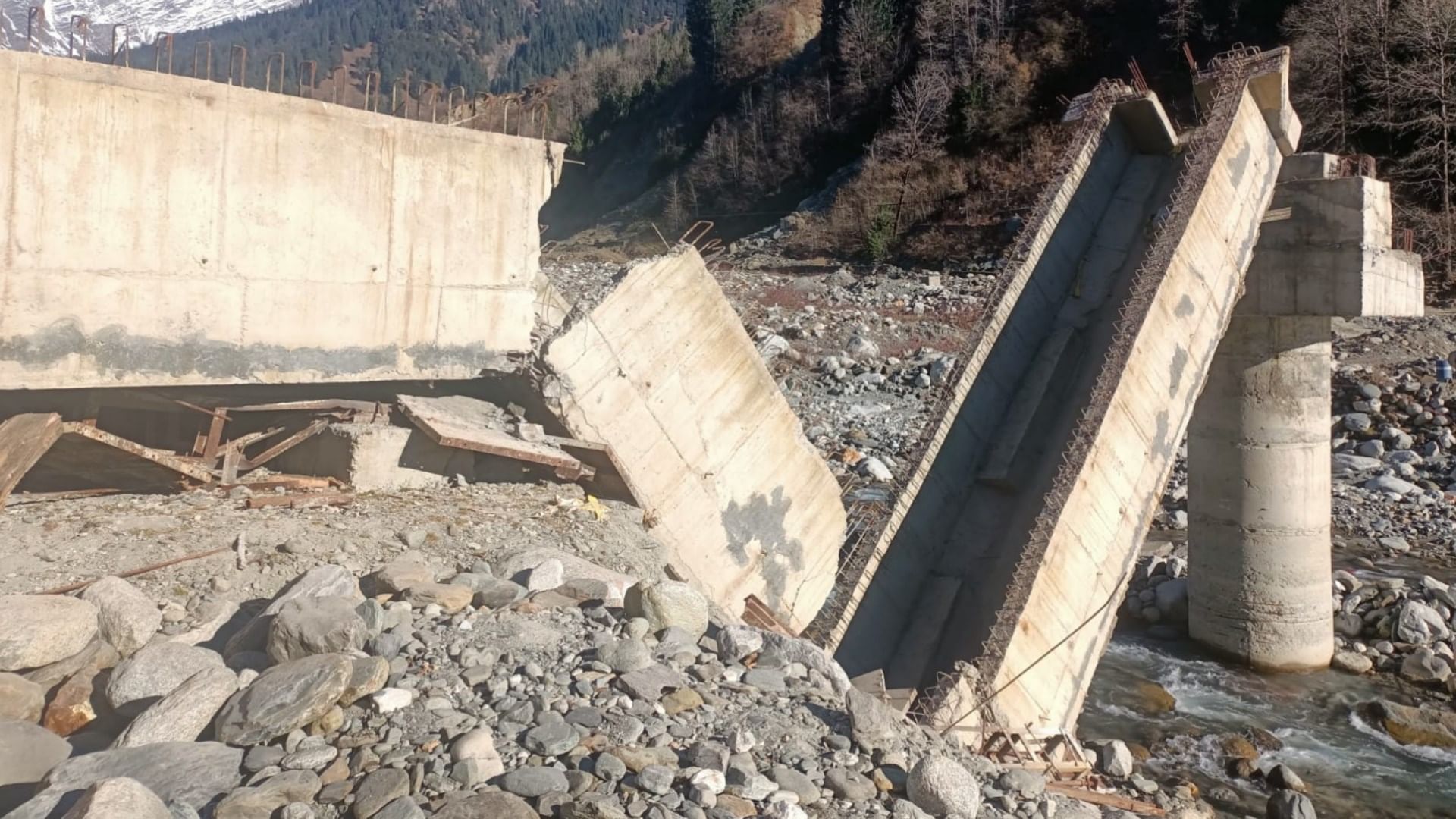 Himachal News: Under Construction Bridge Collapse In Kullu Himachal ...