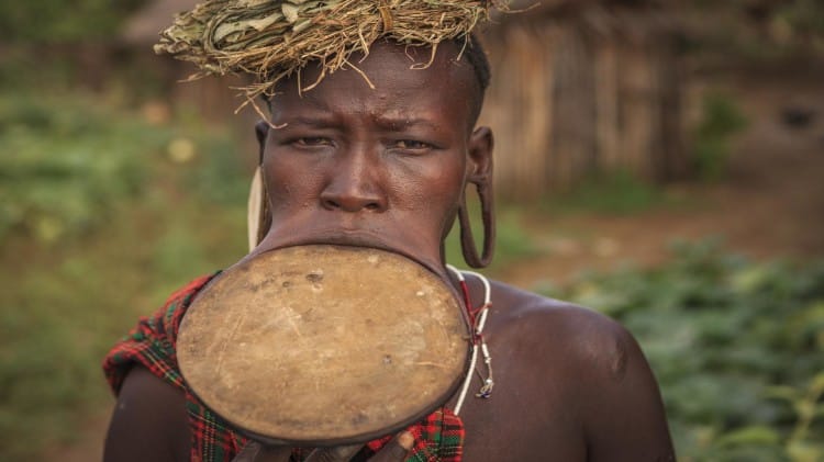 Most Dangerous Tribes:दुनिया की सबसे खतरनाक जनजाति, इंसानों की हत्या ...