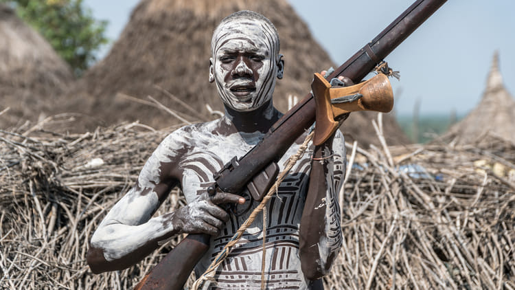 Most Dangerous Tribes Interesting Facts Of World Most Dangerous Mursi ...