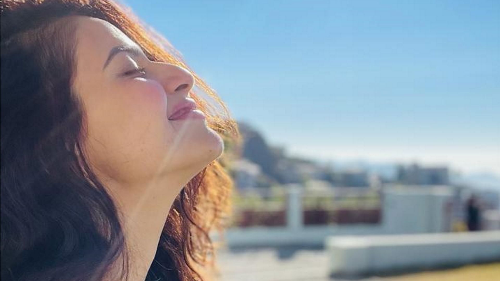 Bollywood News Actress Smriti Kalra Reached Uttarakhand Happy To See ...