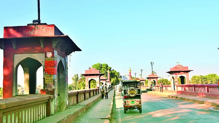 लखनऊ में पक्का पुल :चार तकनीक से हो रहा मजबूती टेस्ट, दो दिन और चलेगा ...