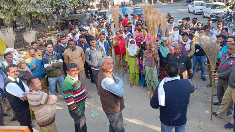 Corporation And Fire Brigade Personnel Reached The Mini Secretariat By ...