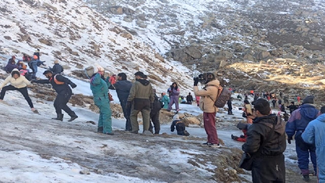 Himachal Weather:ठंड की चपेट में हिमाचल के मैदानी क्षेत्र, पांच डिग्री ...