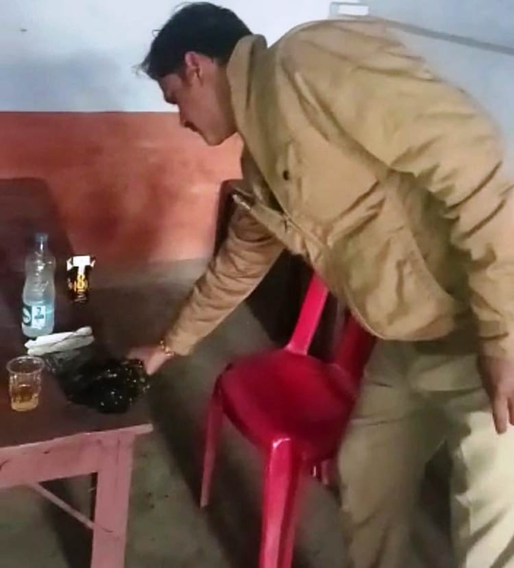 Video Of Grp Constable Drinking Alcohol Goes Viral In Lakhimpur Kheri ...