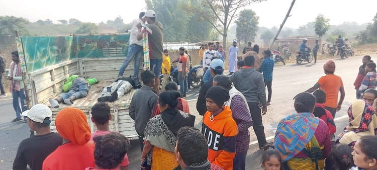 Chakai-jamui Main Road Jam Cleared: Bus Full Of School Children Ran ...