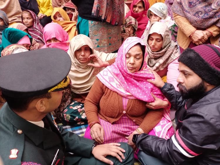 Muzaffarnagar:जब तक सूरज चांद रहेगा..., शहीद लोकेश की अंतिम यात्रा में ...