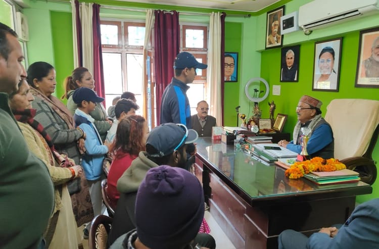 Cricketer Daksh Negi Met The Mla - Nainital News - Nainital News ...