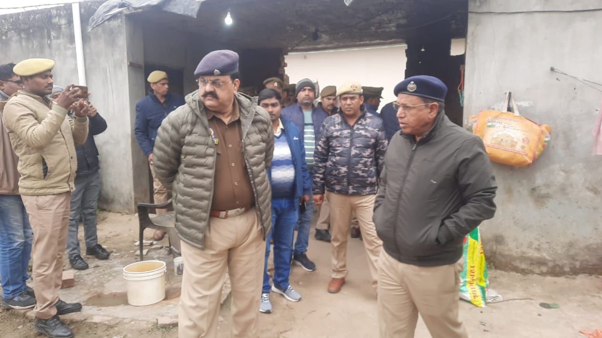 Two Children Died Along With Their Mother In Utraula Kotwali In ...