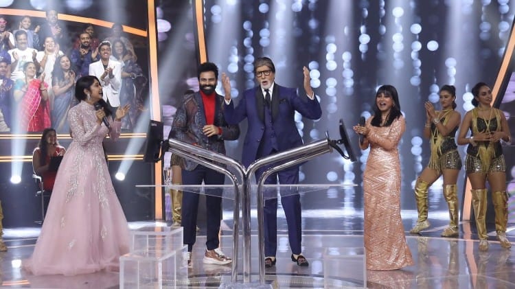 Kbc 14 Finale Shooting Amitabh Bachchan Sets Fire On The Stage As Big B ...