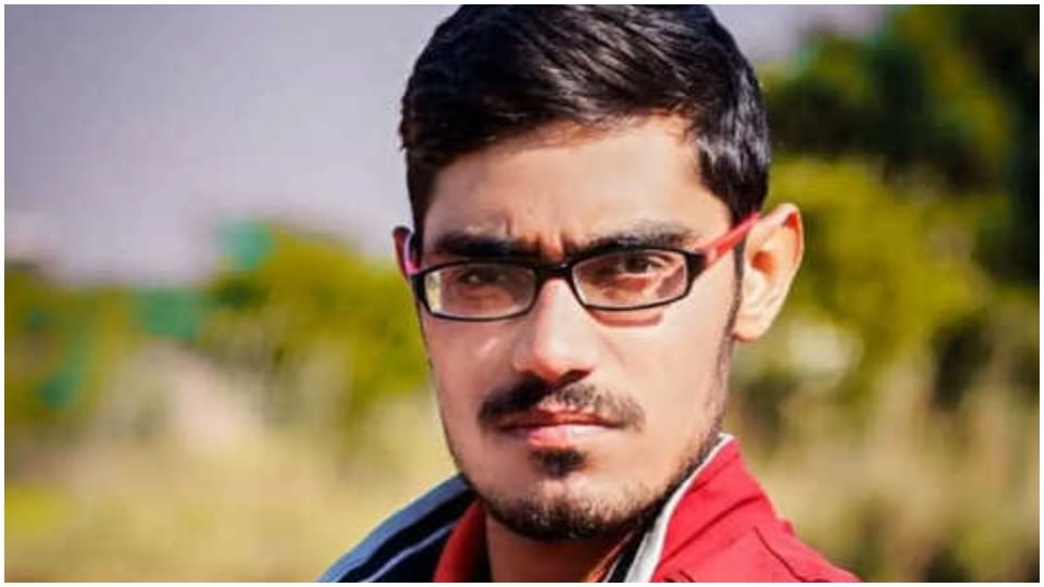 Rajasthan Youtuber Amit Sharma Snake Bit Crazy Xyz Alwar News - Amar ...