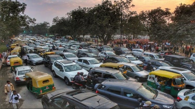 Delhi Traffic Jam One And A Half Lakh People Reached India Gate Traffic ...