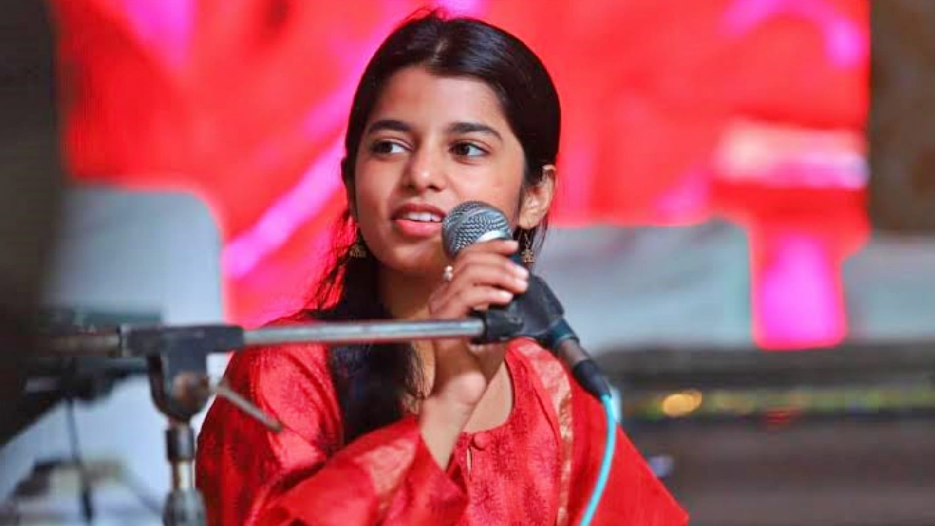 Interview:गायक मैथिली ठाकुर बनीं चुनाव आयोग की आइकॉन, कहा- मत स्वयं का अधिकार, किसी का जोर नहीं ...