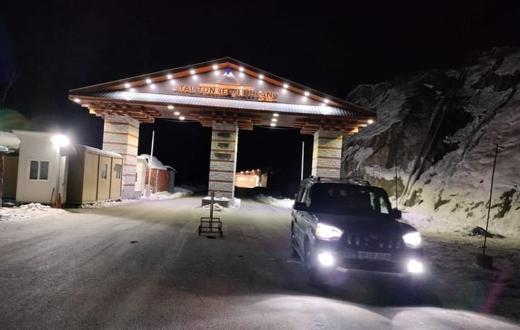 Tourists Reached Sissu After Six Days Via Atal Tunnel Rohtang - Kullu ...