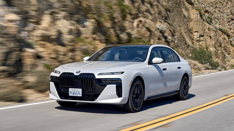 Bmw India Launches Seventh-generation 2023 Bmw 7 Series And 2023 Bmw I7 ...