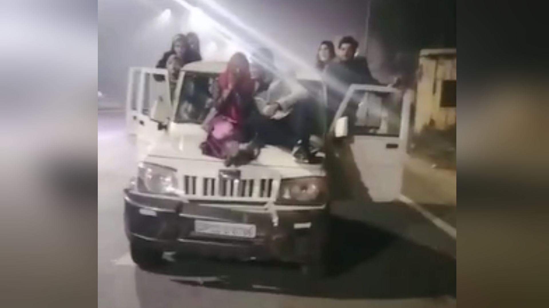 Girls And Boys Making Reel On Pathan Title Song Video Viral Police Seize Car - Amar Ujala Hindi ...