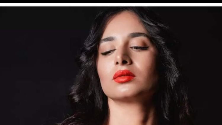 Hiba Trabelssi:भारत आकर मानव तस्करी की शिकार हुई थीं स्प्लिट्सविला की प्रतिभागी हिबा? बयां की ...