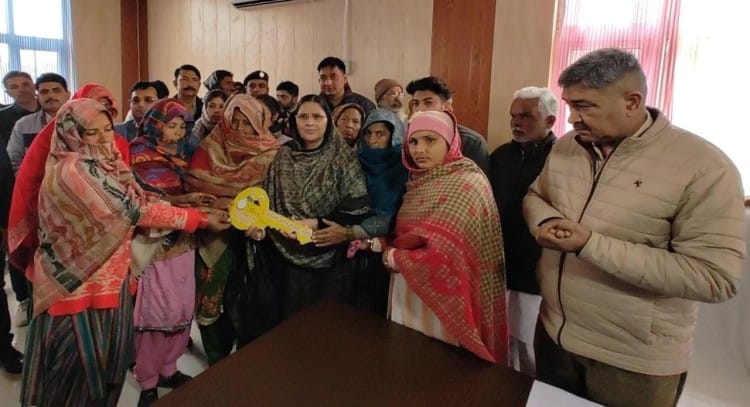 The Faces Of The Characters Blossomed When The Key Was Found - Kaithal News - Kaithal News ...