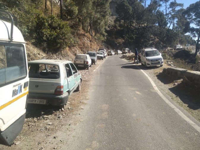 No Parking In Bhatronjkhan - Almora News - Almora News:भतरौंजखान में वाहनों की संख्या 200 के पार ...