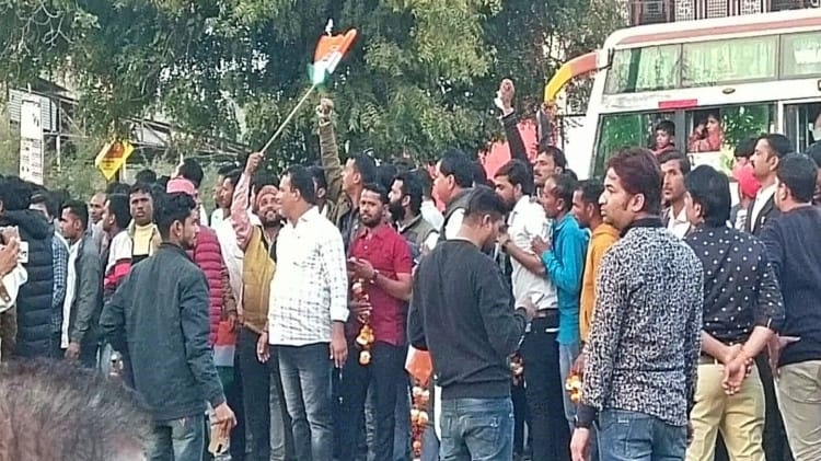 Ratlam Police Brought Mla Manoj Chawla On Remand On Charges Of ...