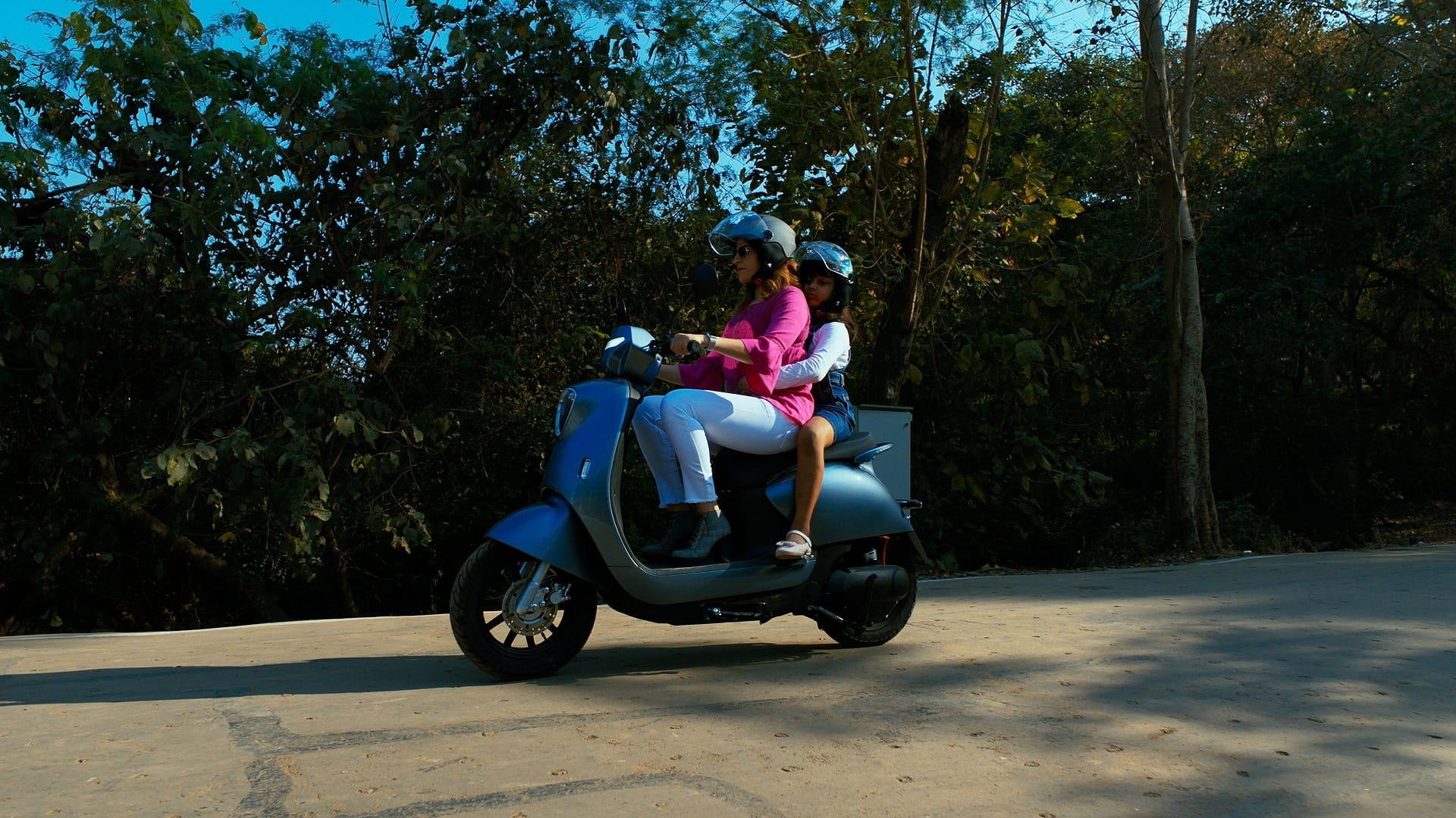 Auto Expo 2023 Liger Mobility Unveils World's First Auto Self Balancing ...