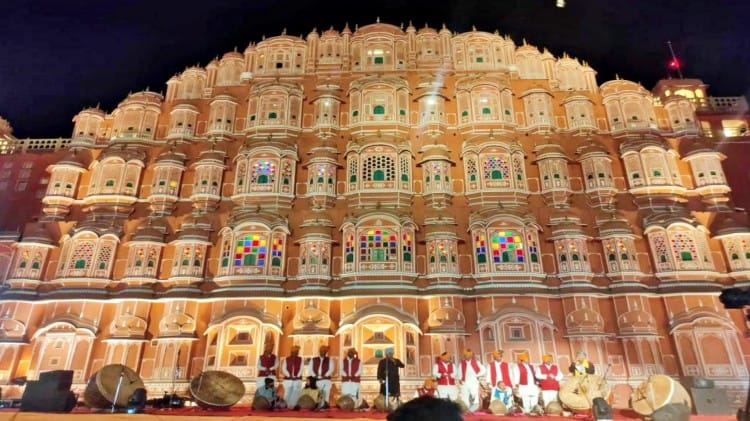 People Had A Lot Of Fun In Hawamahal Night Festival - Amar Ujala Hindi ...
