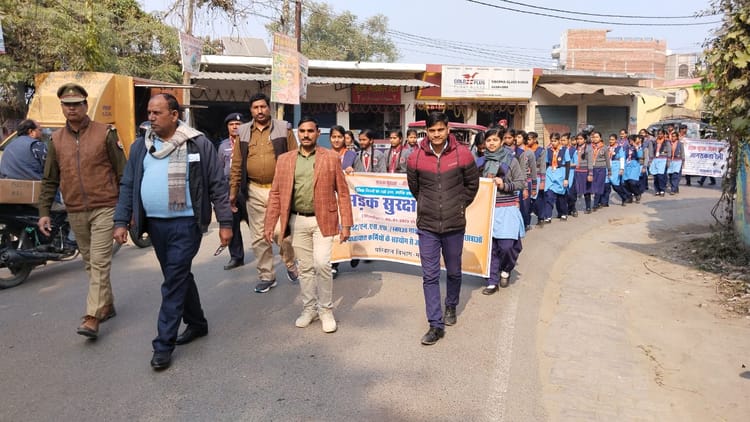 Traffic Information For Children - Mau News - Mau News:बच्चों को दी गई ...