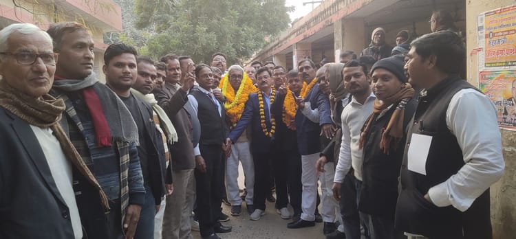 Ashok Mishra Became The President Of The Bar, General Secretary ...