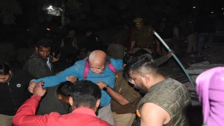 Lucknow Building Collapse:15 साल पहले बनी थी इमारत, बेसमेंट में ड्रिल ...