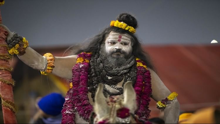 Naga Sadhu:कैसे बनते हैं नागा साधू, क्यों नहीं पहनते हैं कपड़े, जानिए ...